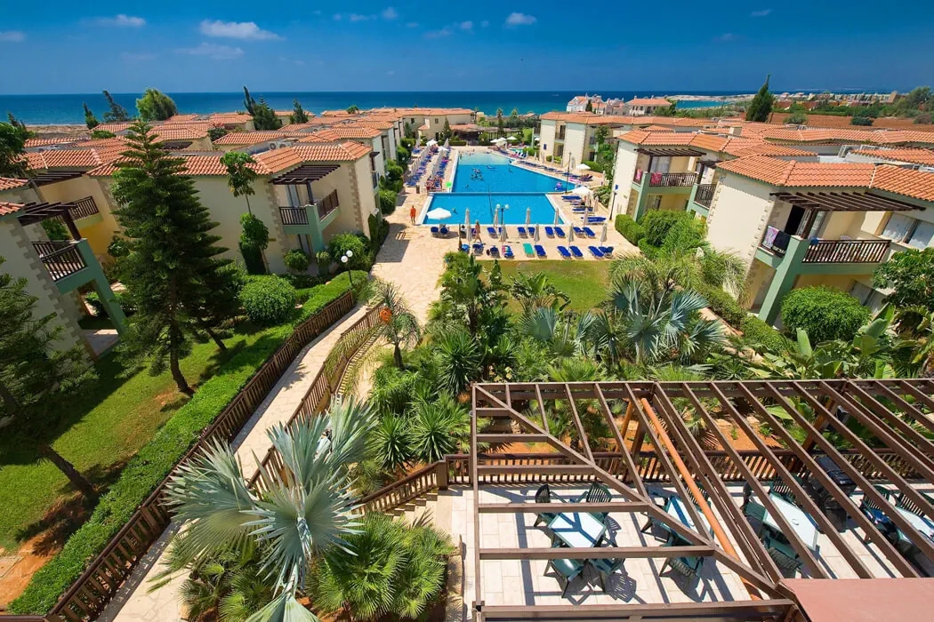 Wakacje w Ramada Hotel & Suites (ex. Freij Resort) na Cyprze z Coral ...