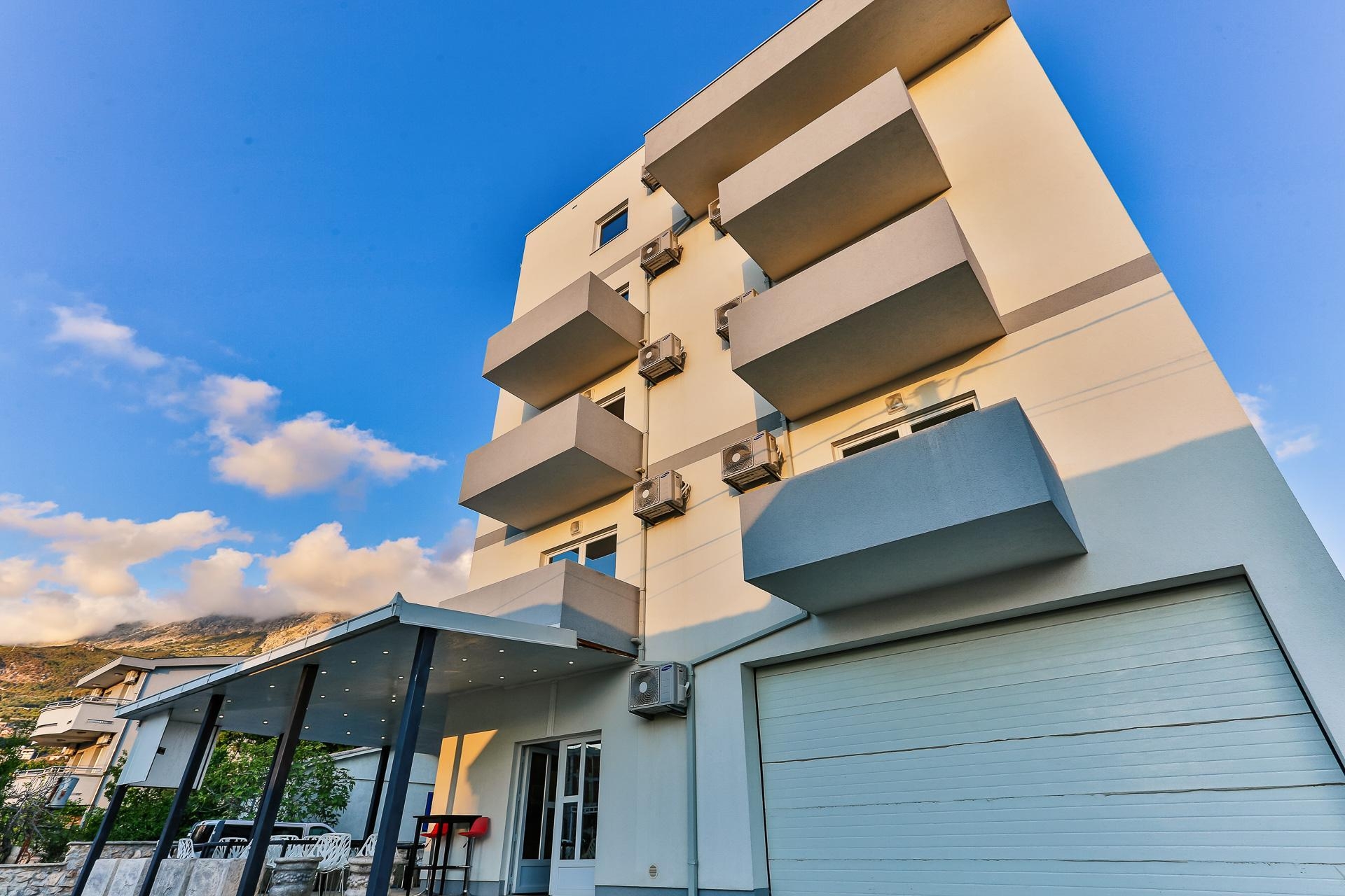 Wakacje w Willa Blue Moon w Czarnogórze z Rego-Bis - Wczasy na Wakacje.pl