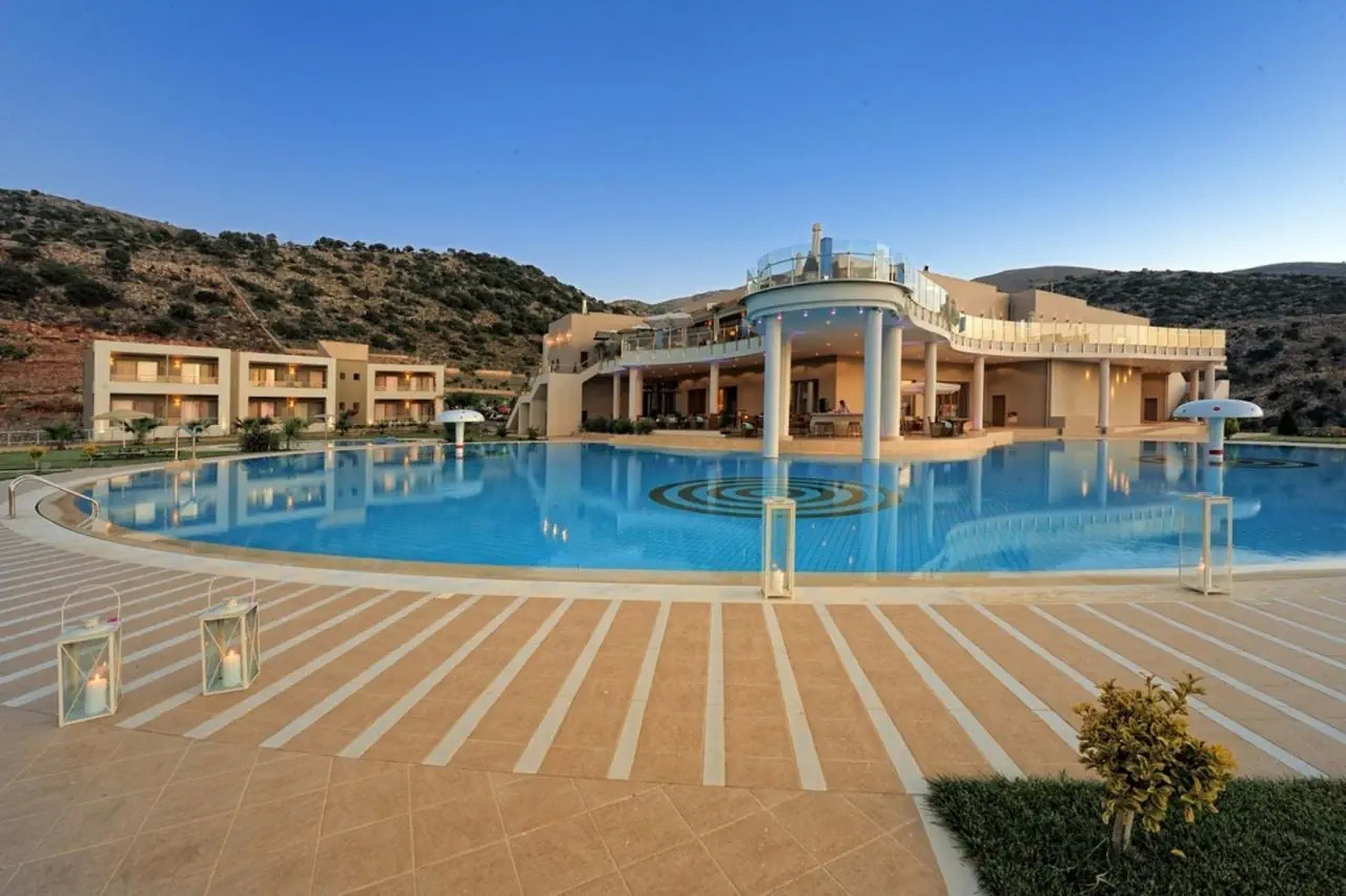 Wakacje w Royal Heights Resort w Grecji z Yobboo - Wczasy na Wakacje.pl