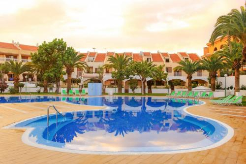 Wakacje w Coral Compostela Beach w Hiszpanii z Exim Tours - Wczasy na ...