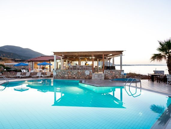 Wakacje w La Playa Beach w Grecji z Yobboo - Wczasy na Wakacje.pl