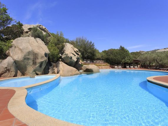 Wakacje w La Rocca Resort & Spa we Włoszech z Exim Tours - Wczasy na ...