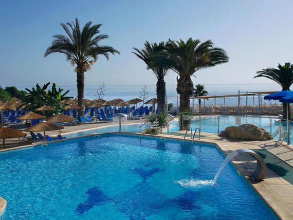 Wakacje w Malama Beach Holiday Village na Cyprze z Join UP - Wczasy na ...