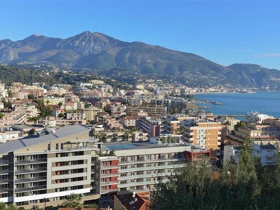 Wakacje w Premium Julia Augusta we Francji z Europe Mountains - Wczasy ...