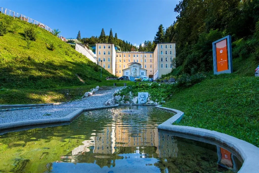 Hotel Zdraviliski Dvor - Słowenia Savinjska na Wakacje.pl