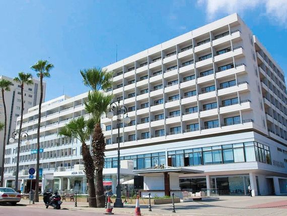 Wakacje w Sun Hall Beach Apts na Cyprze z TOP Touristik - Wczasy na ...